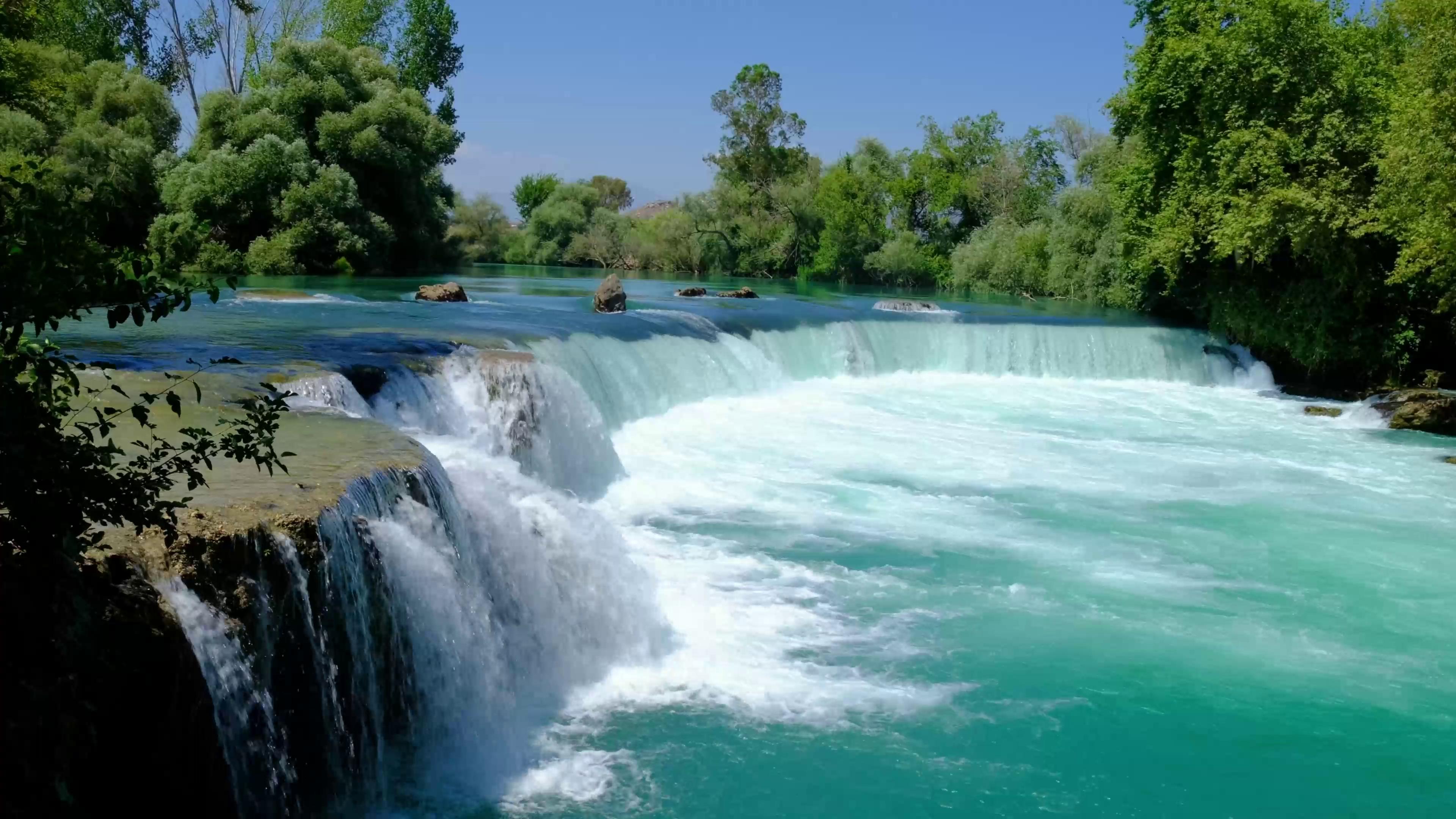 Soothing Waterfall Live Wallpaper