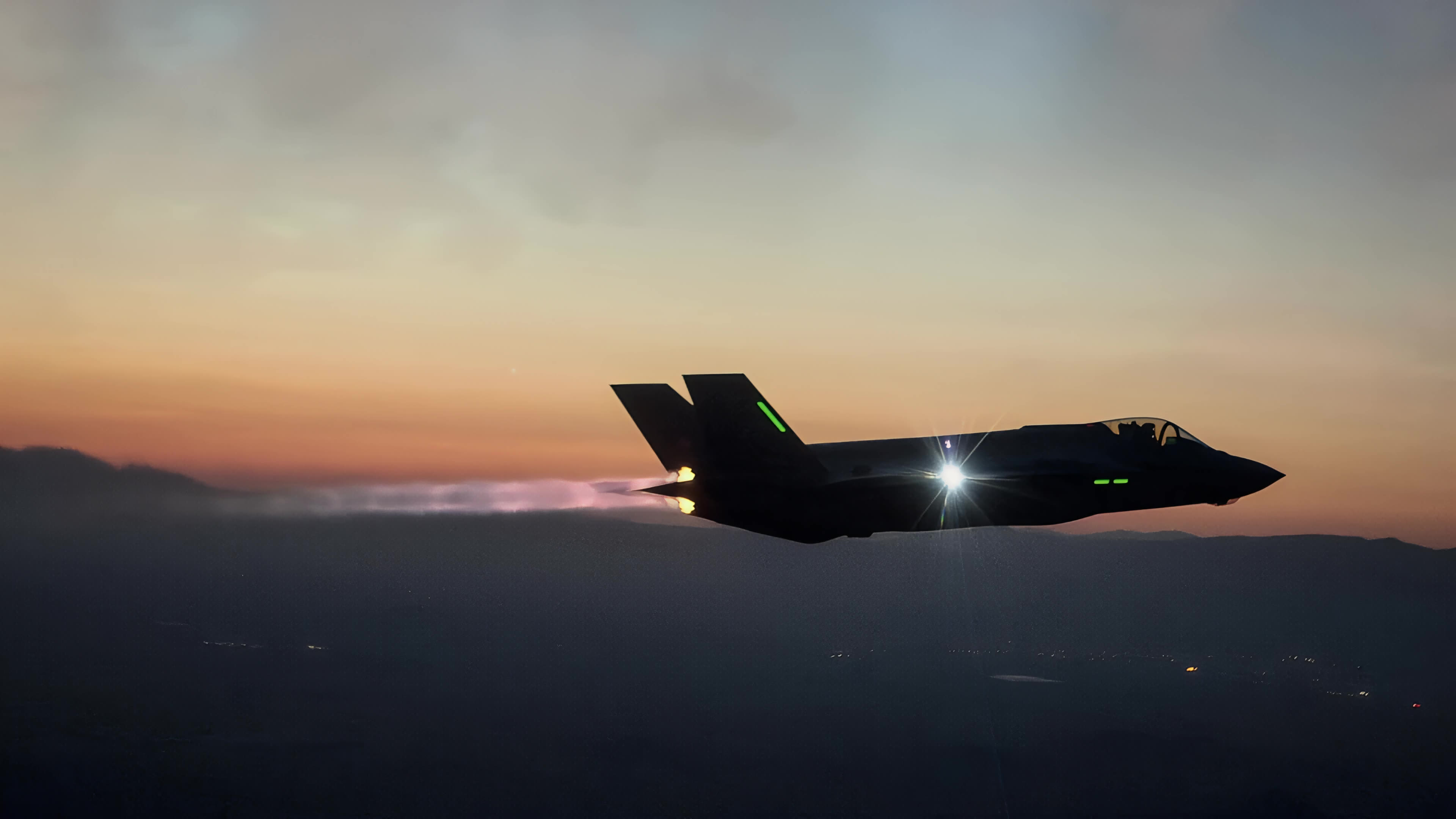 F-35 Fighter Jet at Sunset Live Wallpaper