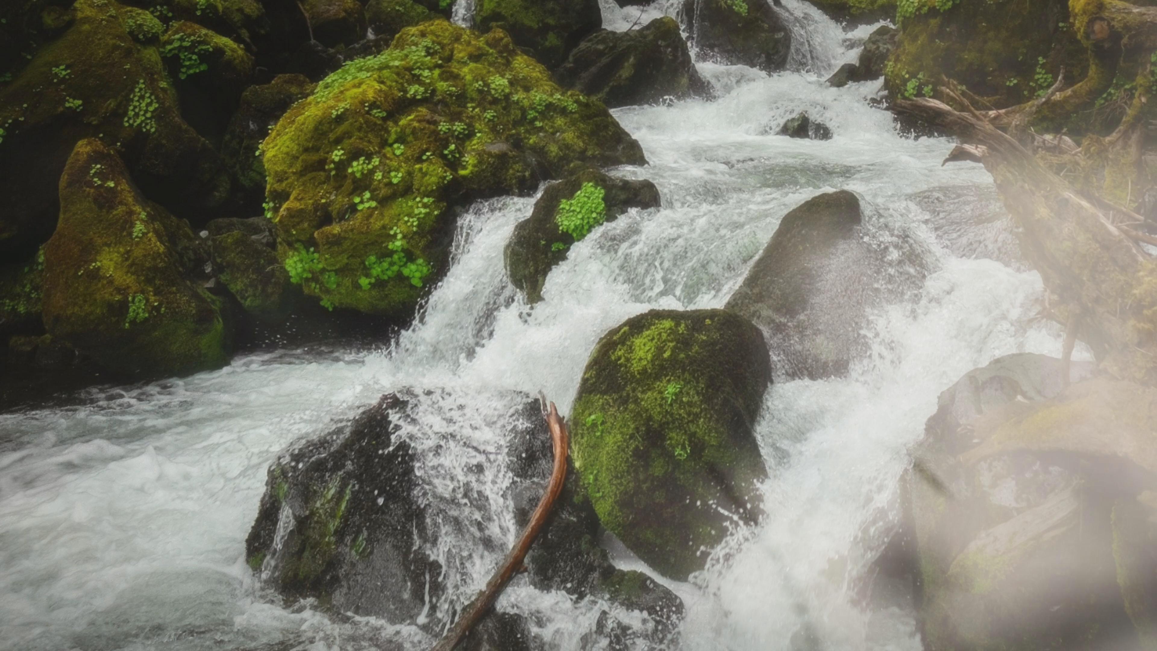 Rushing Waterfall Live Wallpaper